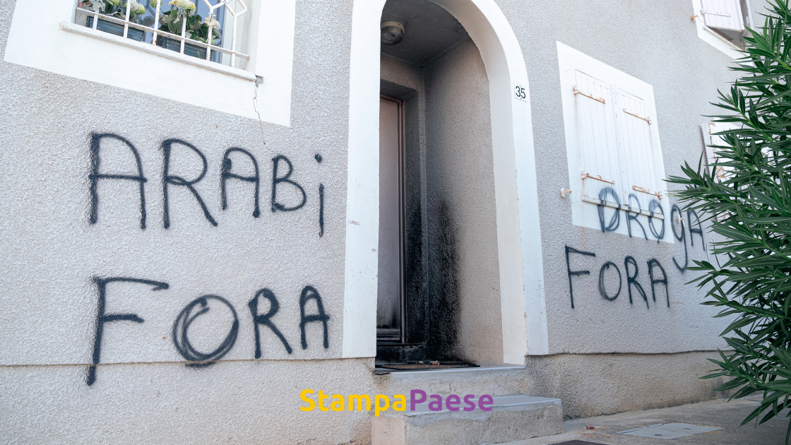 Incendie et tags à caractère raciste à Calvi | Stampa Paese